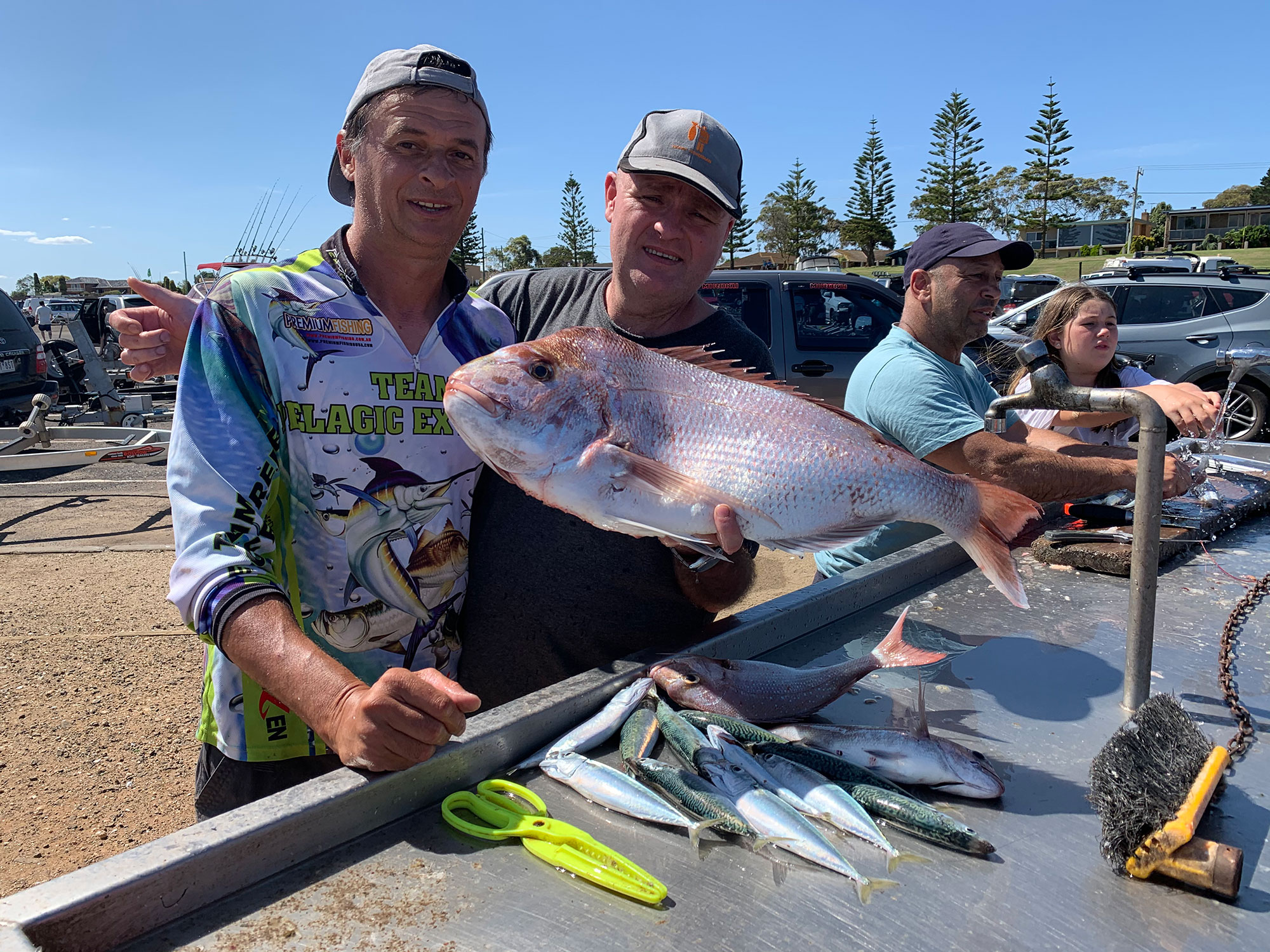 2020-jan25-happy-fisherman-fishing-port-phillip-bay-03 | Welcome To ...